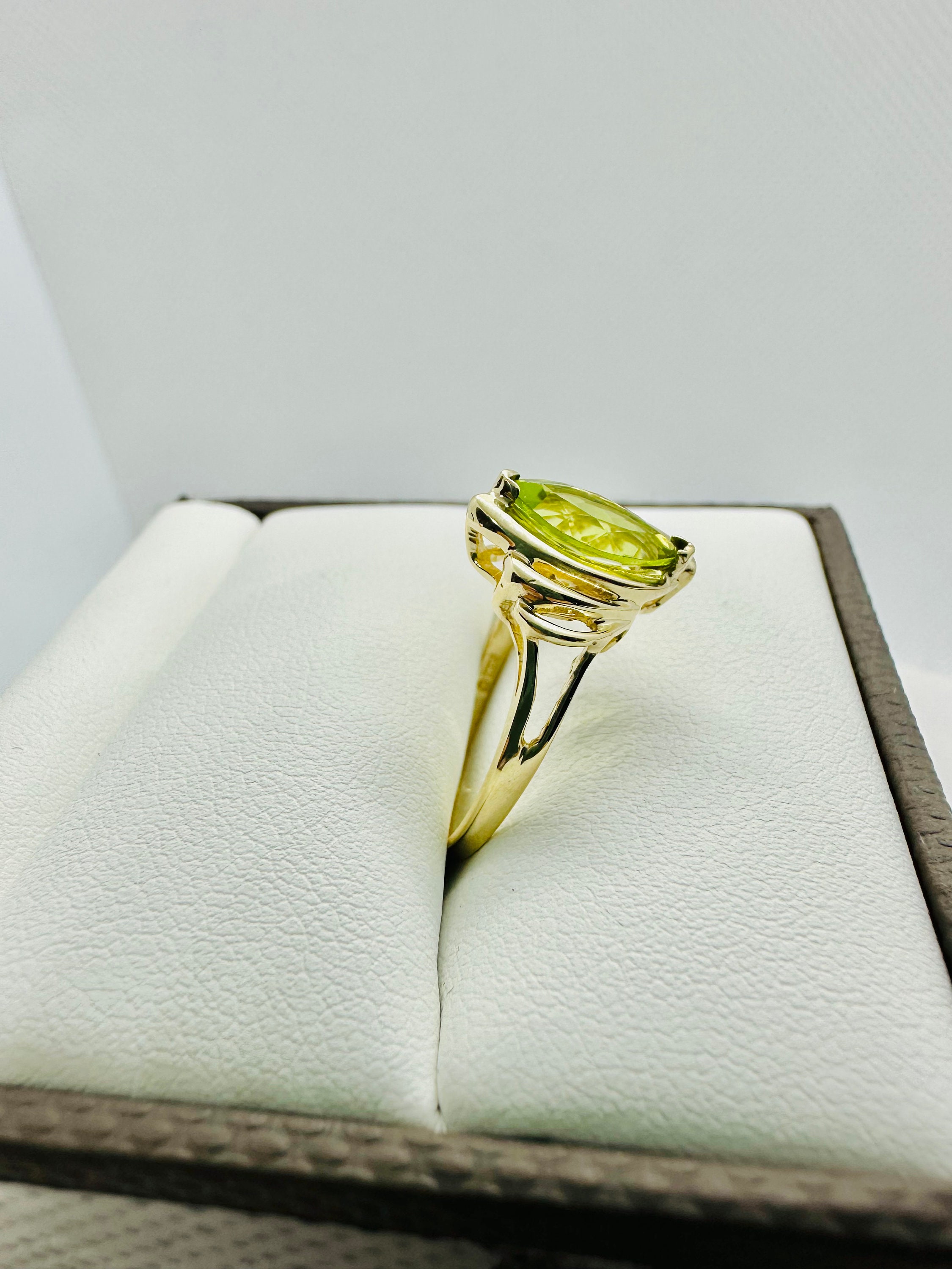 10K Yellow Gold Marquise Peridot Ring, Size 7 - Etsy