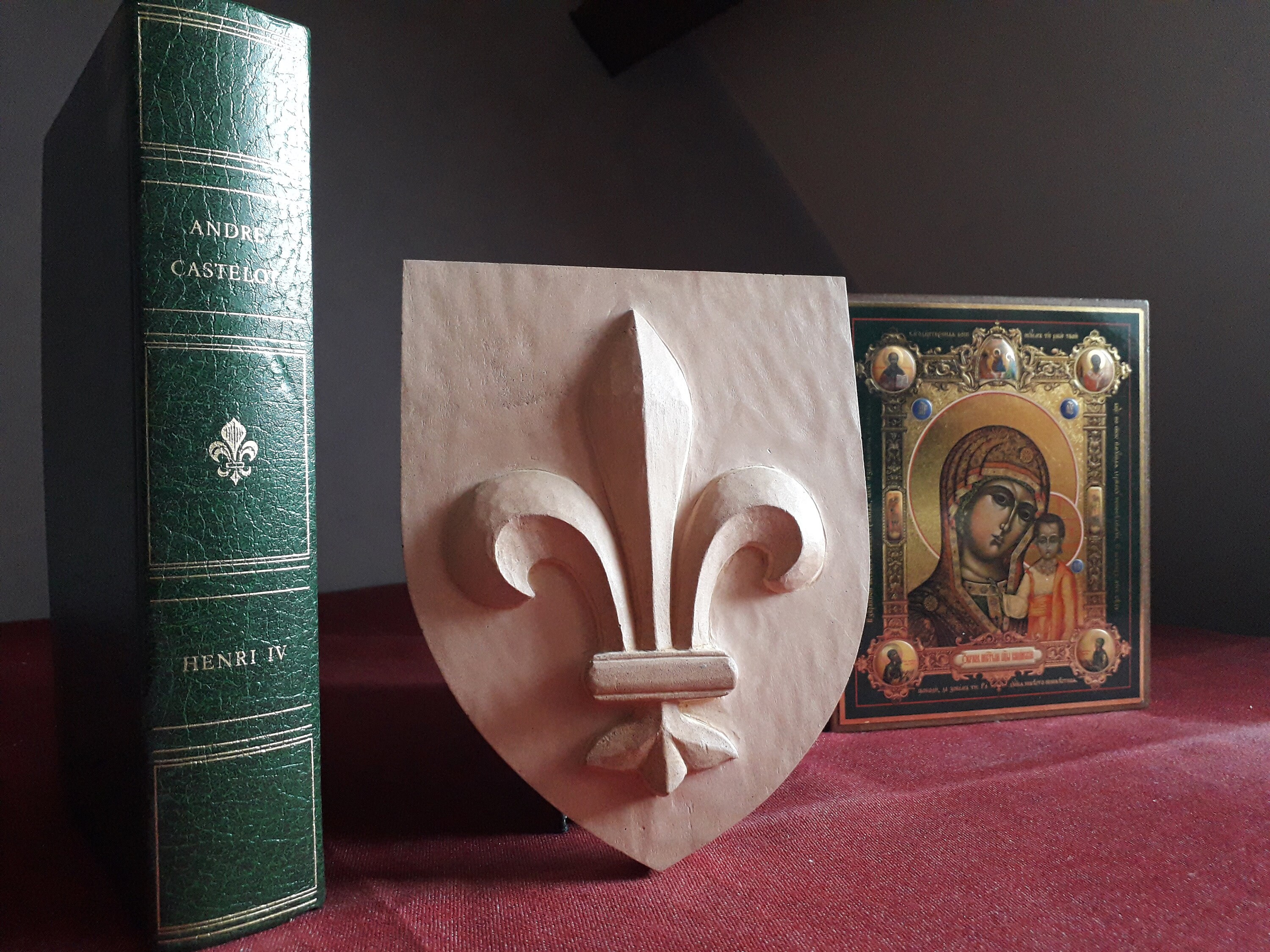 Lily Flower, French Royalty, Stone Sculpture - Etsy