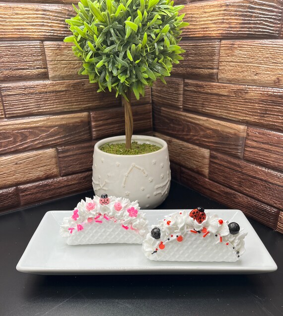 Faux Ladybug Mini Dessert Taco Decor - Etsy