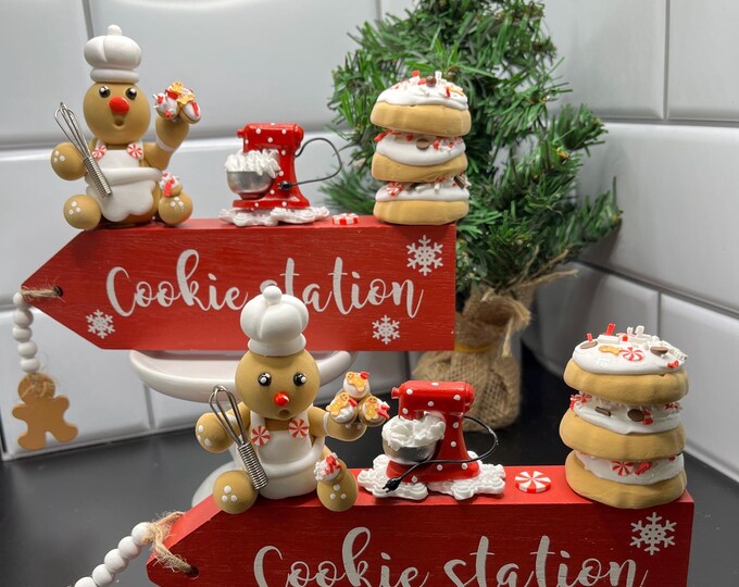 Gingerbread Decor Display on Faux Whipped Cream - Etsy