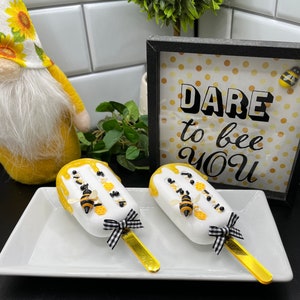 Faux Bee Popsicle | Bee Decor | Farmhouse Summer Kitchen - Etsy
