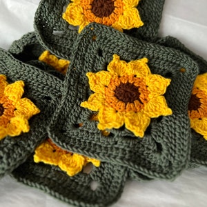 Set of 24 Crochet Granny Square Motifs, 3D Sunflower Patches, Floral ...