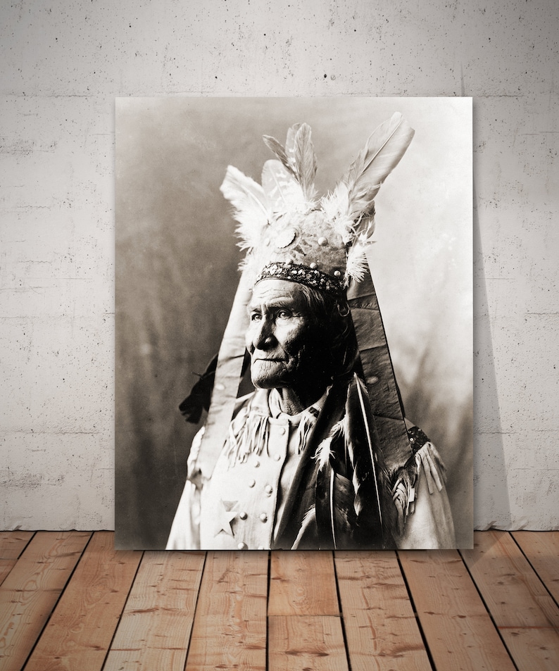 Geronimo Portrait - Apache Chief Wearing Headdress, Geronimo Photo ...