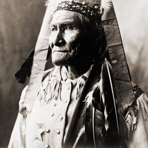 Geronimo Portrait Apache Chief Wearing Headdress Geronimo - Etsy