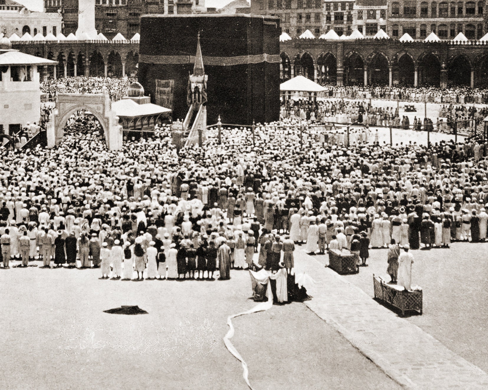 Mecca Photograph 1880s: Pilgrims Around Kaaba, Islamic Art Print - Etsy