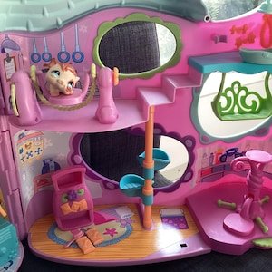 Retired Adorable Littlest Pet Shop LPS Large Tail Waggin Fitness Centre ...