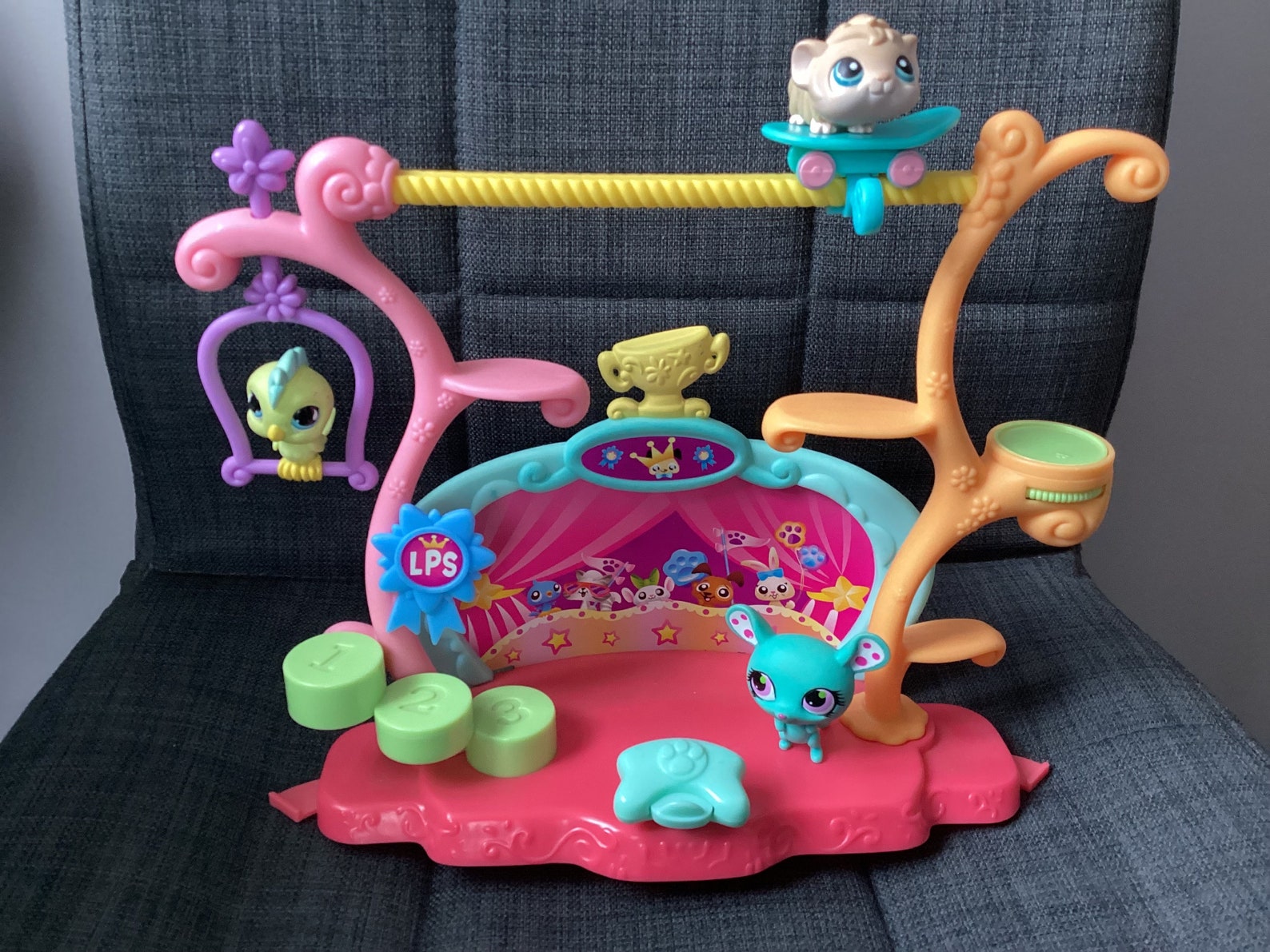 Vintage or Retired Adorable Littlest Pet LPS Shop Pet Circus With a ...