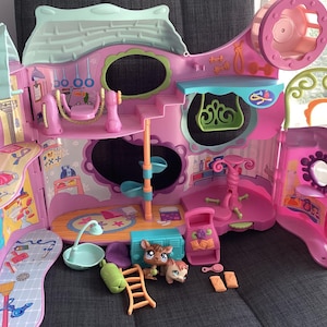 Retired Adorable Littlest Pet Shop LPS Large Tail Waggin Fitness Centre ...