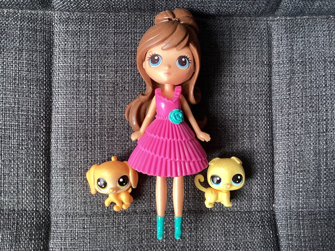 Retired Adorable Littlest Pet Shop LPS Travel Trendy Blythe Doll With ...