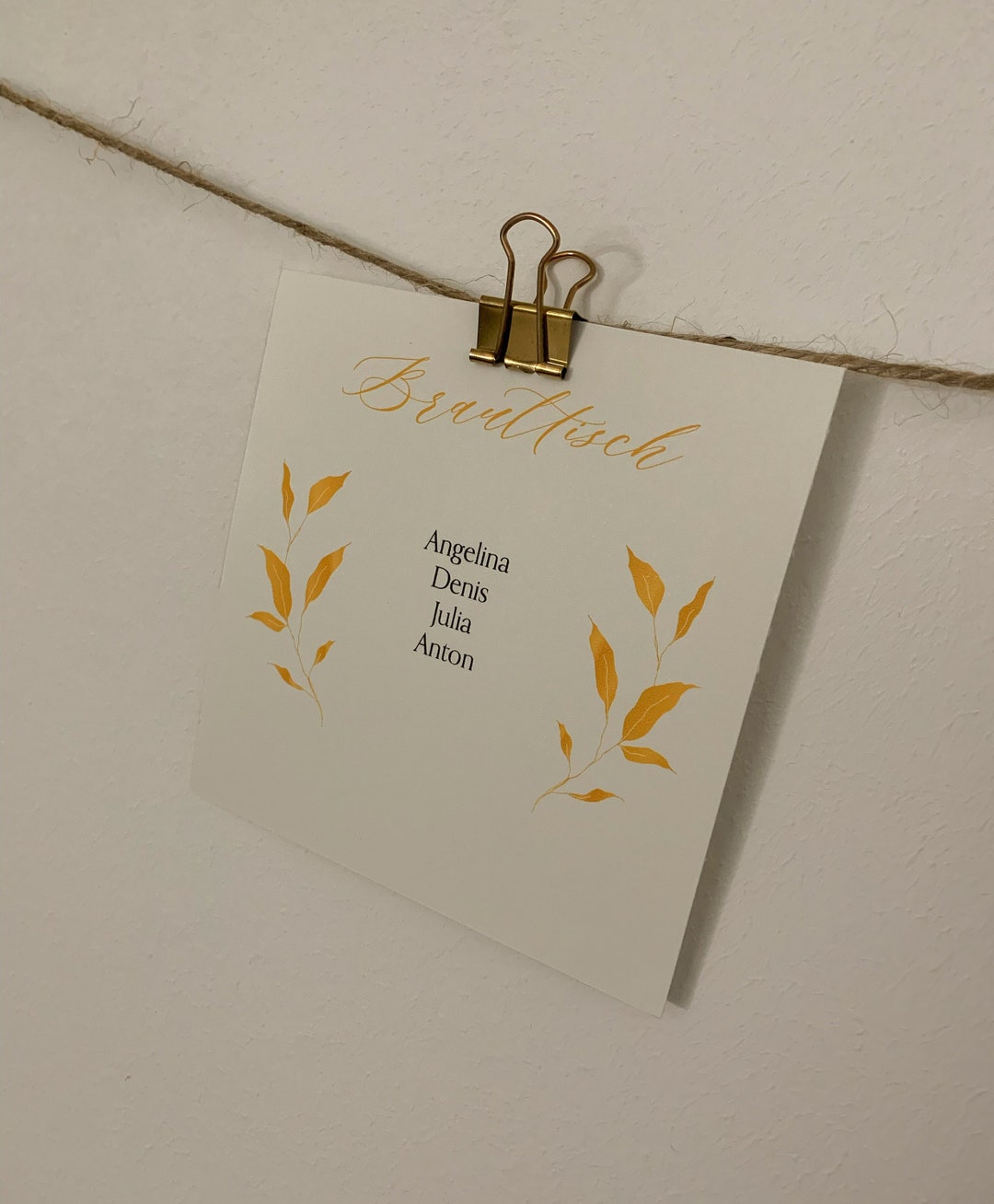 Minimalist Seating Chart With Gold Elements for Hanging Wedding | Place ...