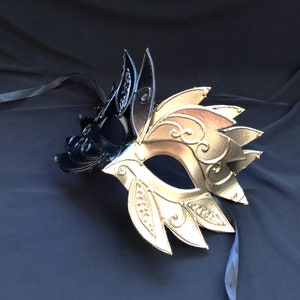Hawk Masquerade Mask Venetian Bird Mask Black and Gold - Etsy