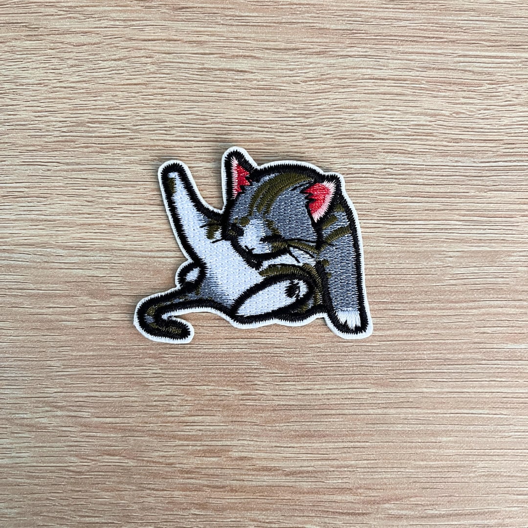 Cat Licking Butt Patch / Funny Grey and White Cat Patch / Sew or Iron ...