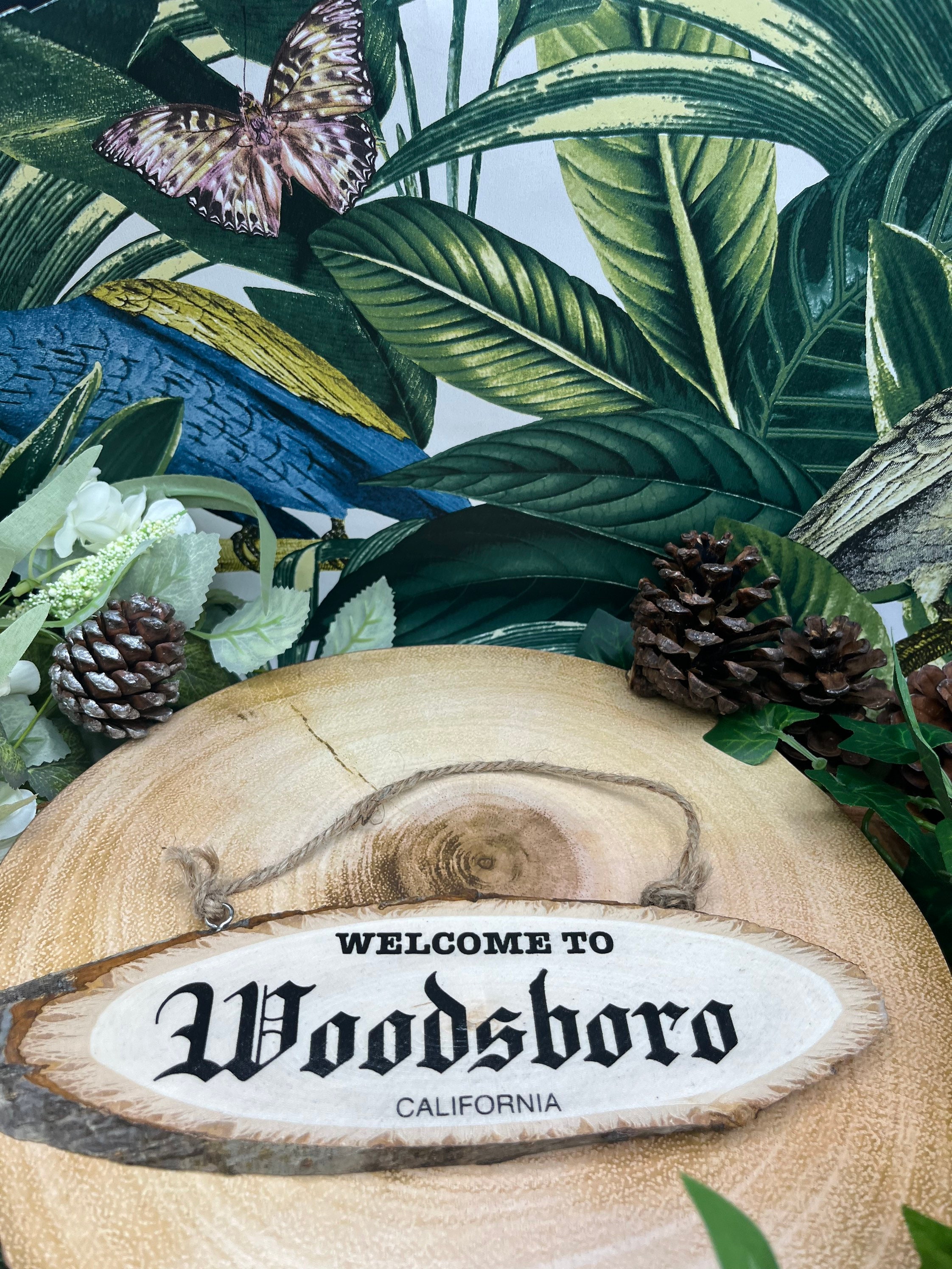 Hand Painted Wood Slice Log Sign Wooden Sign Halloween Inspired Scream ...