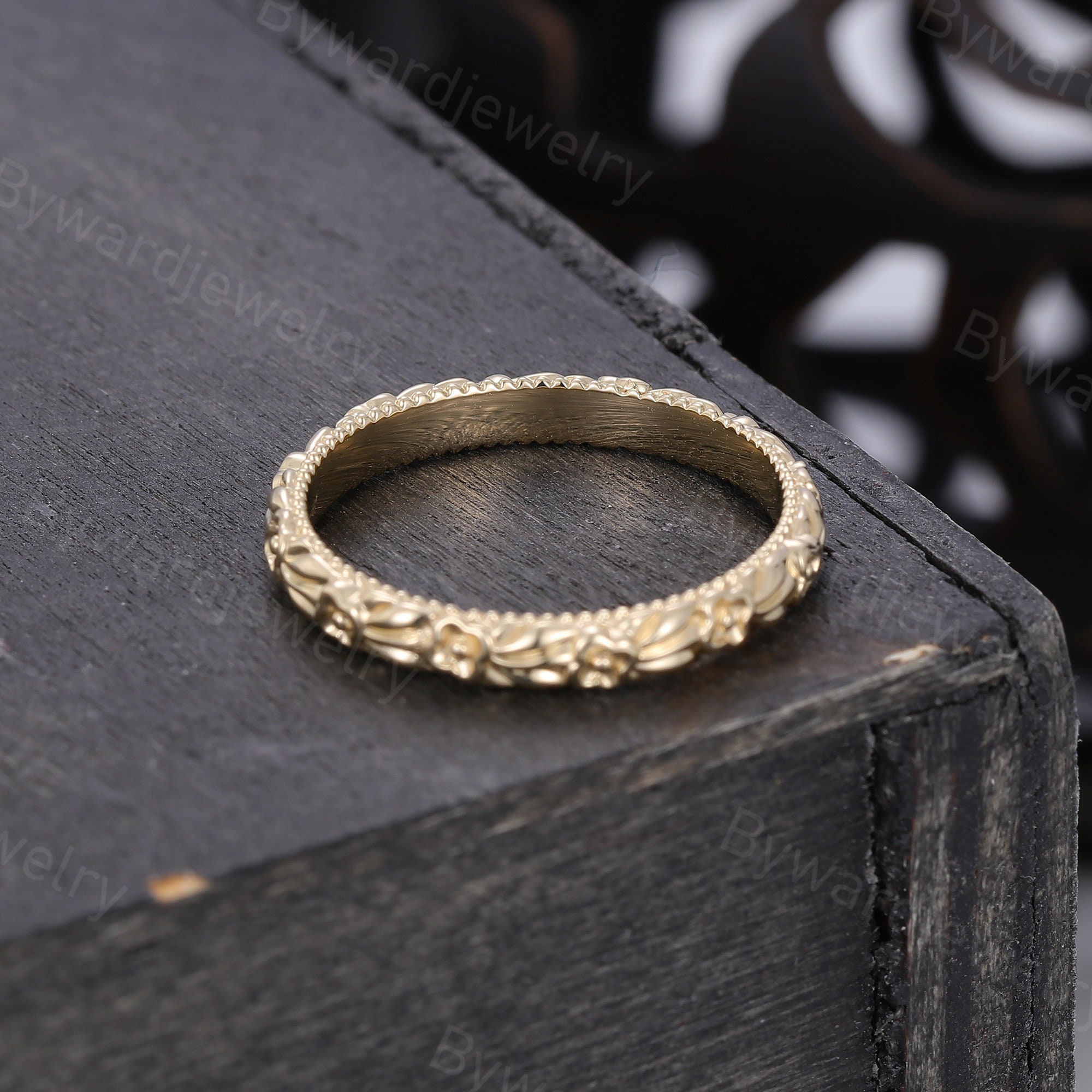 Unique Flower 10K/14K/18K Plain Gold Wedding Band Antique Unique Flower 10K/14K/18K Plain Gold Wedding Band Antique