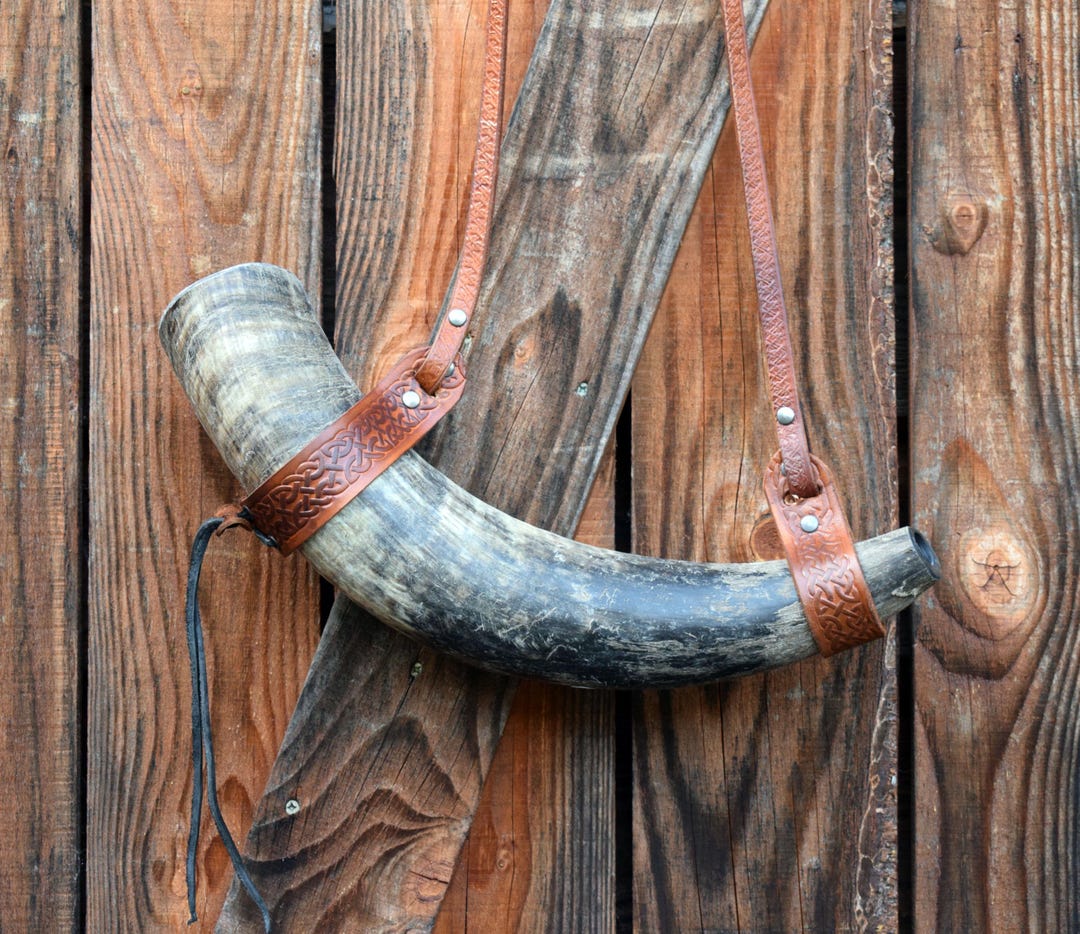 Naturel Raw Viking Blow Horn With Brown Embossed Leather Shoulder Strap ...