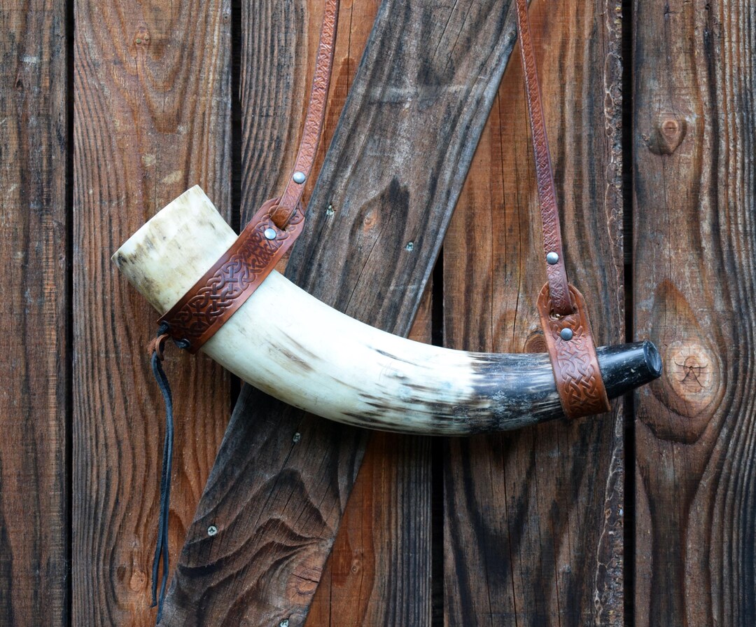 Natuel Raw Viking Blow Horn With Brown Embossed Leather Shoulder Strap ...