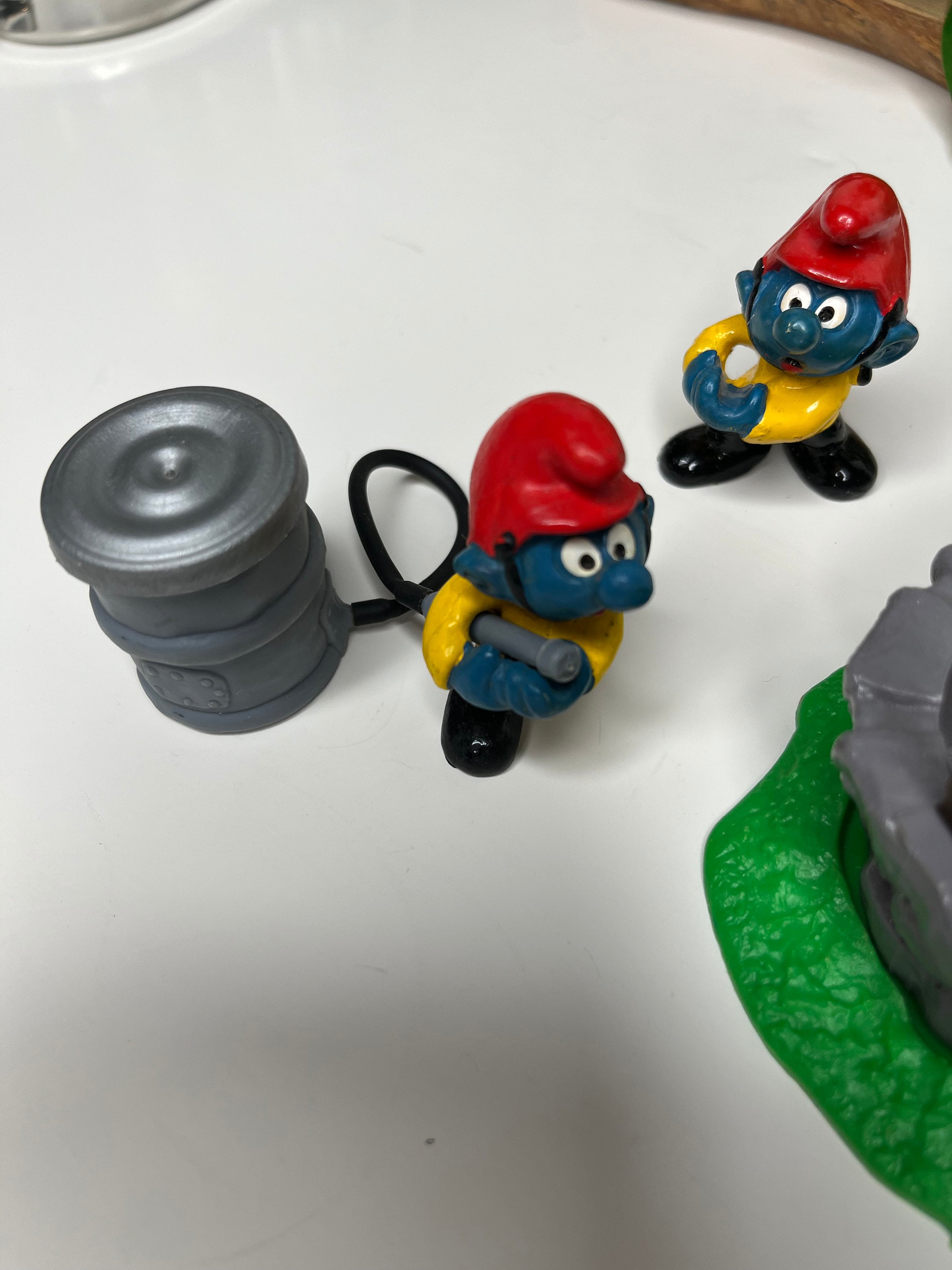 Vintage Smurfs Rare Wishing Well With Bucket and Two Firefighter Smurfs ...