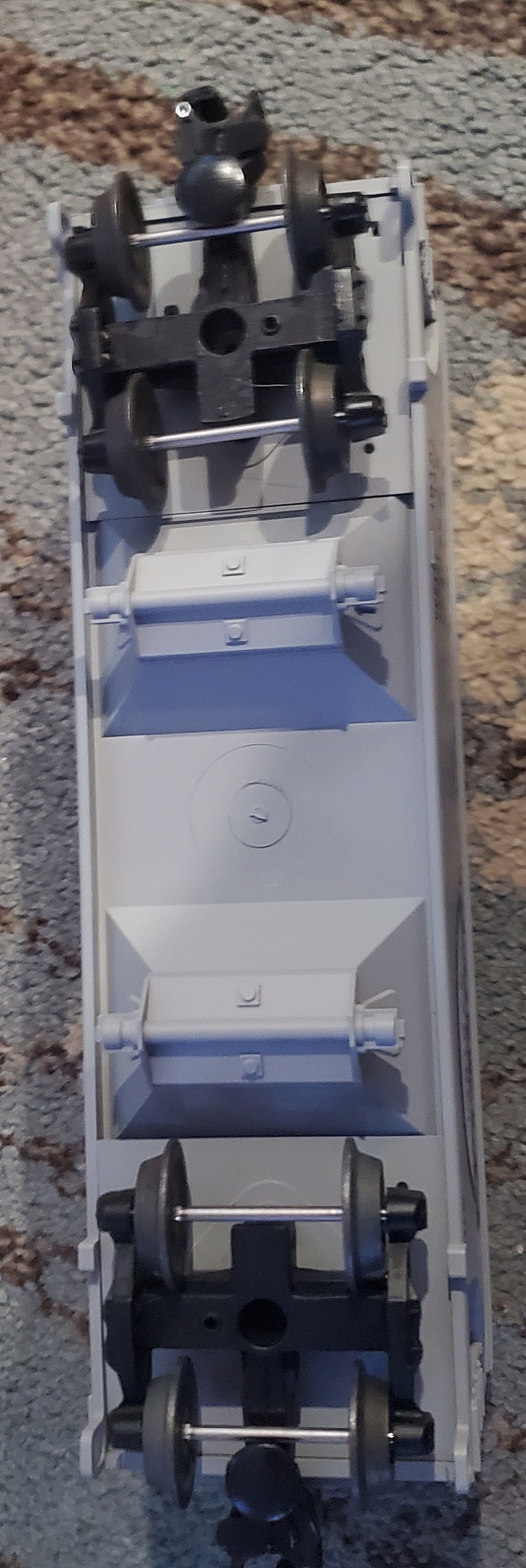 Lionel6-17009 New York Central Two-bay Covered Hopper Car Used Once or ...