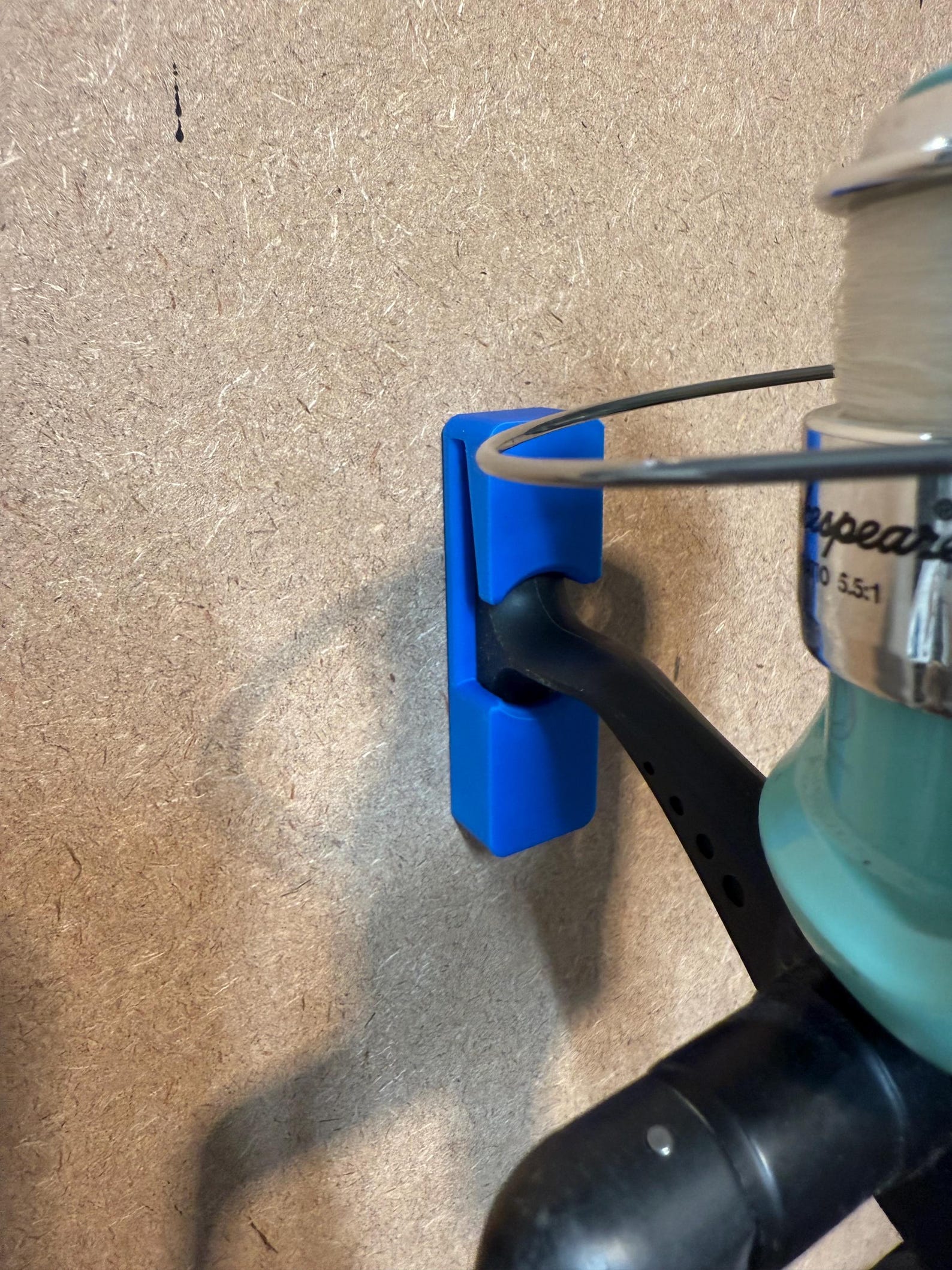 Fishing Reel Wall Mount,spinning Reel Holder, Series 2500 to 3000, Dad ...