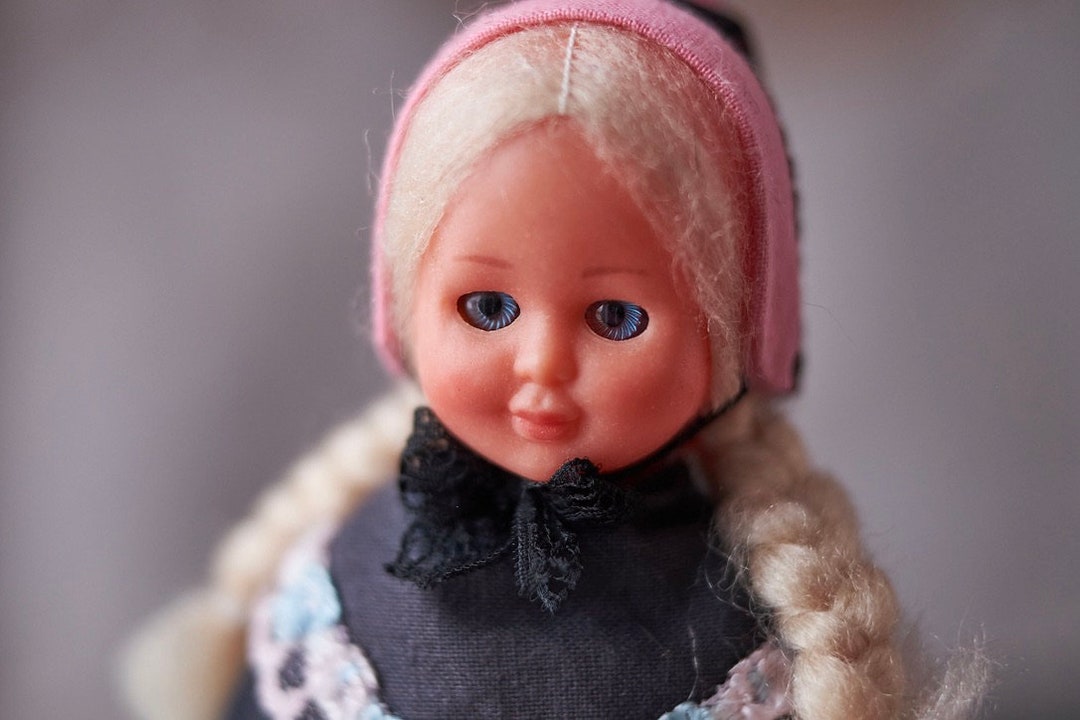 Collectible Vintage Scandinavian Swedish Folk Doll in National Costume ...