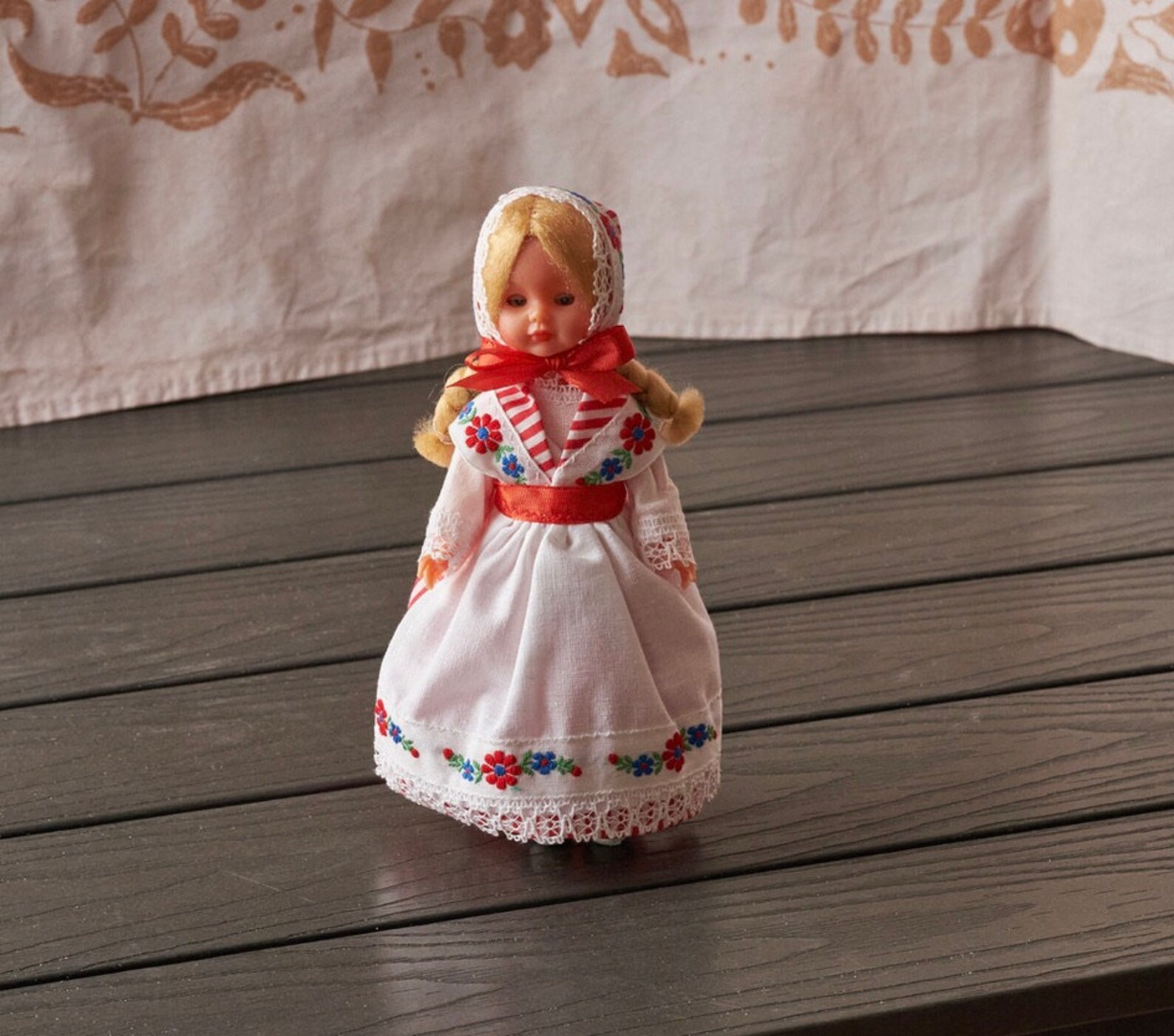Collectible Vintage Scandinavian Swedish Folk Doll in National Costume ...