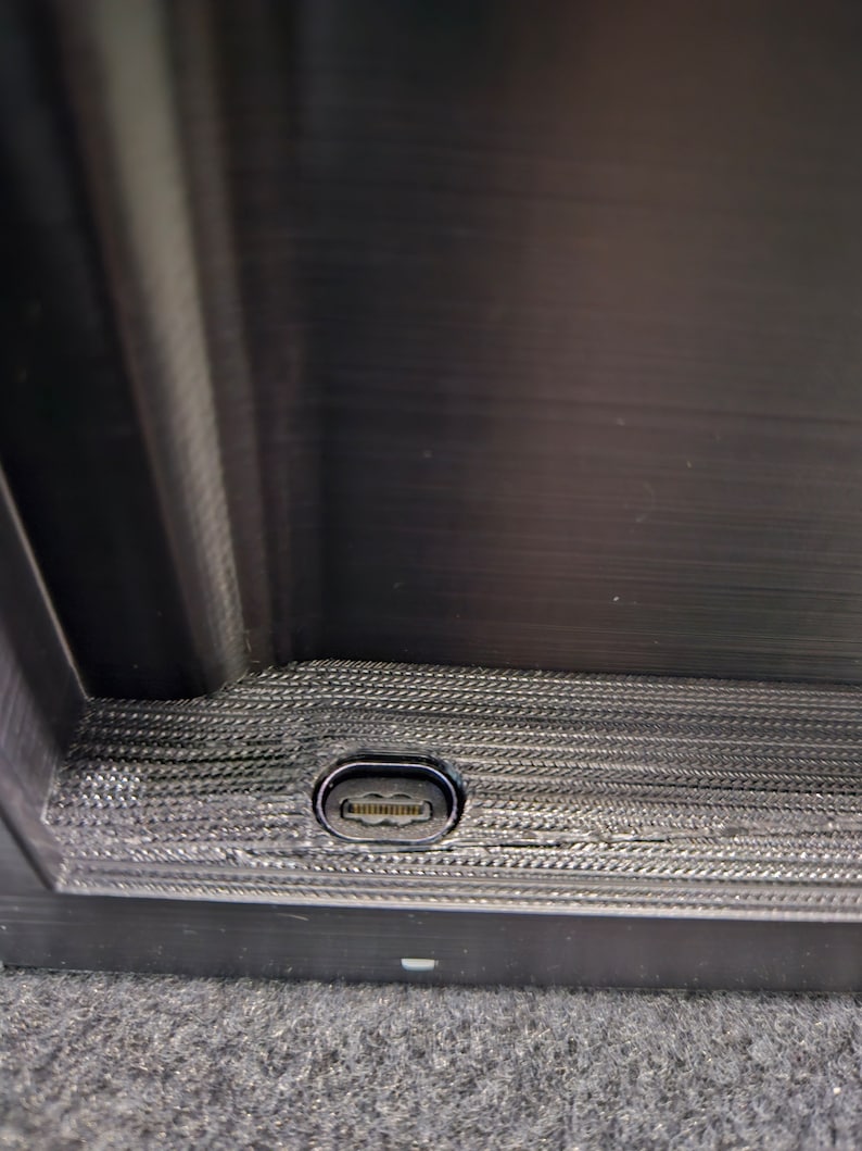 Lenovo Legion Go, Thunderbolt / USB 4 Dock With Magnetic Docking ...