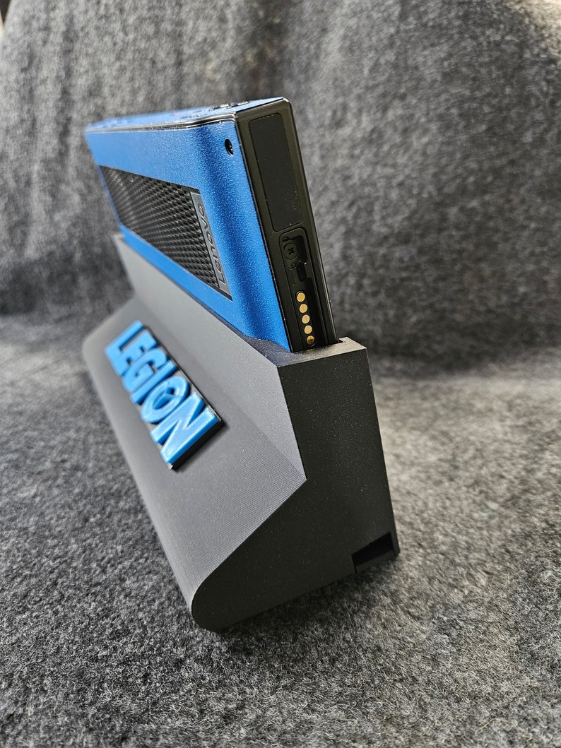 Lenovo Legion Go, Thunderbolt / USB 4 Dock With Magnetic Docking ...