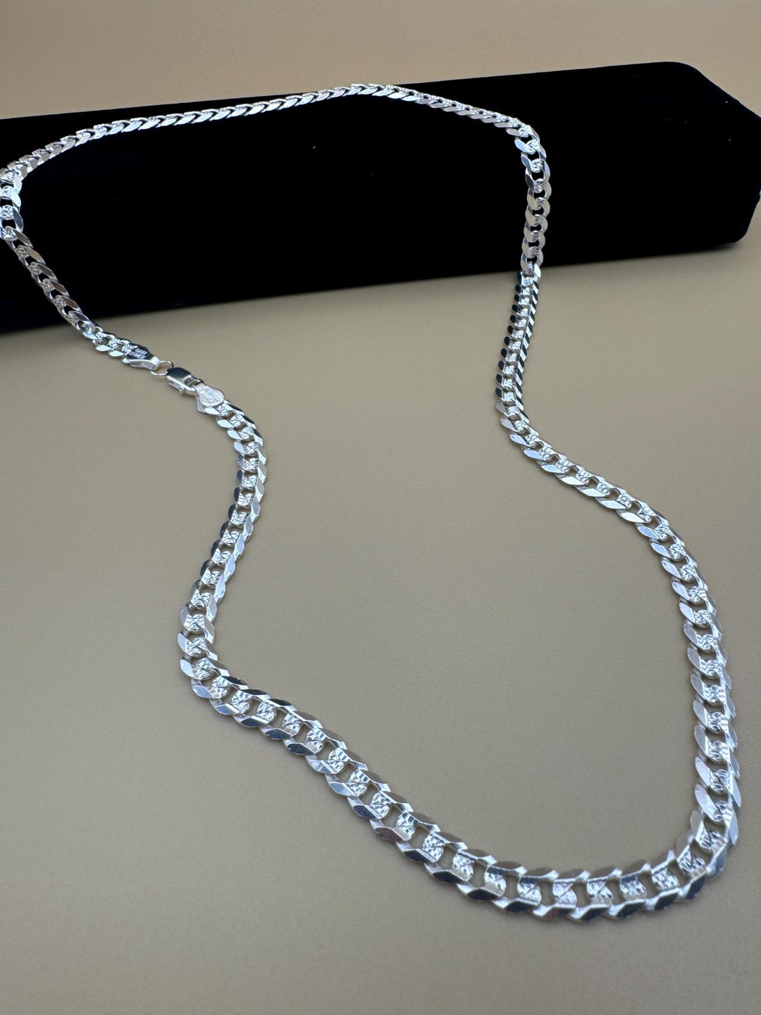 925 Silver Cuban Chain With Diamond-cut Detailing and Lobster Clasp ...