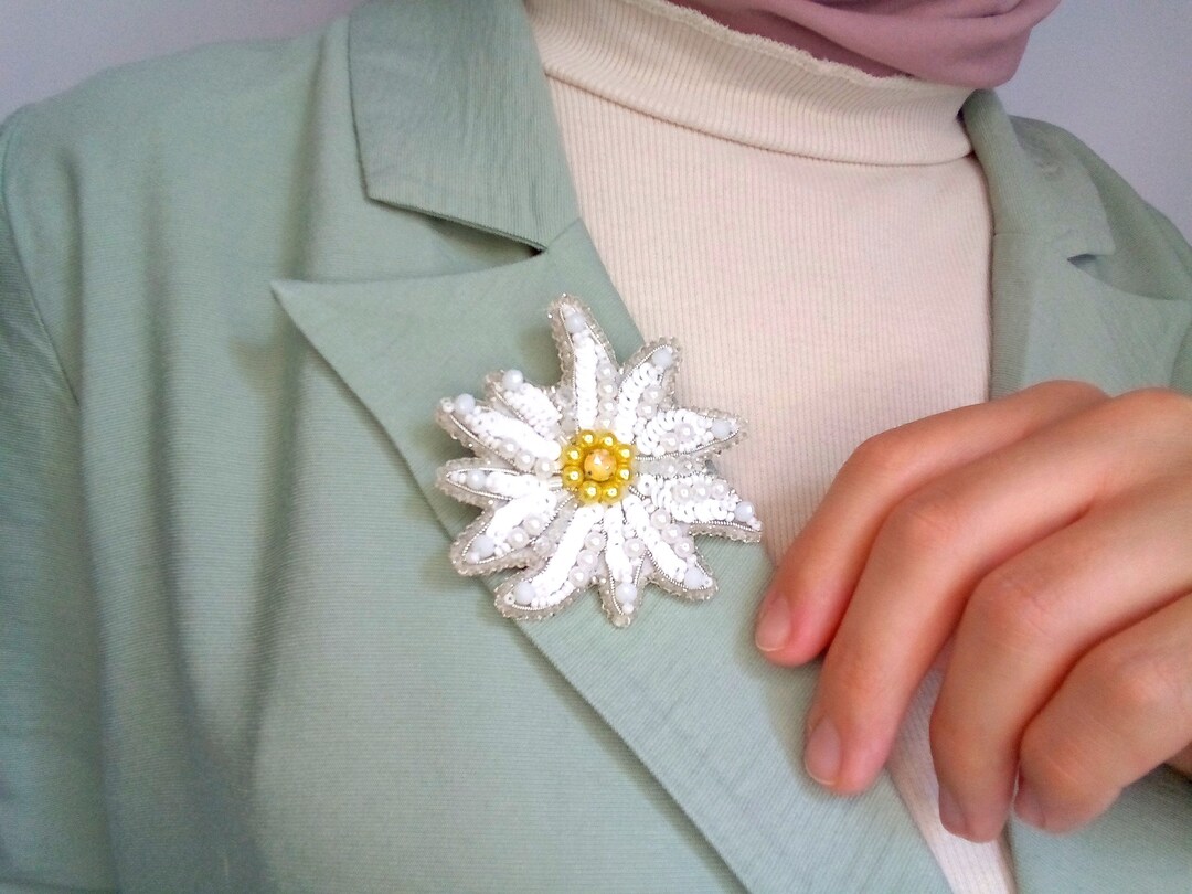 Edelweiss Flower Brooch, Beaded Edelweiss Lapel Pin, Edelweiss ...