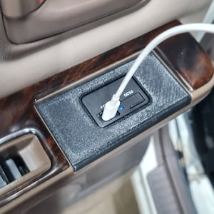 Toyota Land Cruiser 80 Series 2nd Row USB Port Armrest Ashtray ...