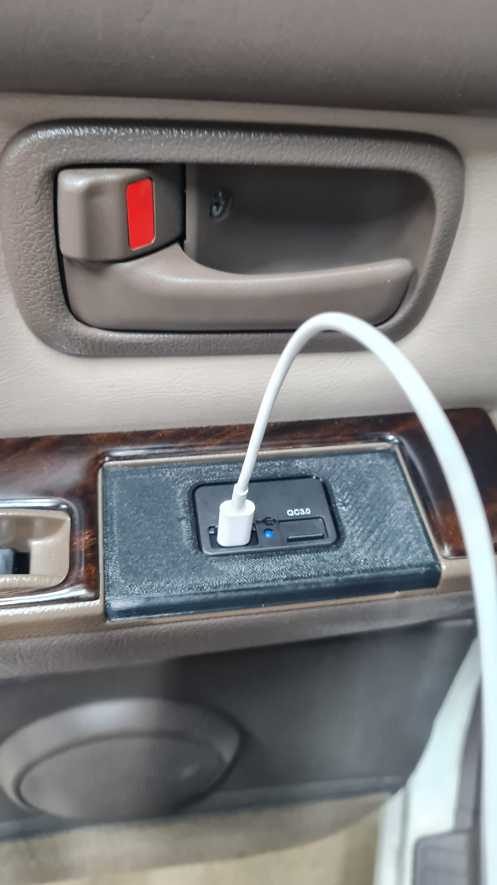 Toyota Land Cruiser 80 Series 2nd Row USB Port Armrest Ashtray ...