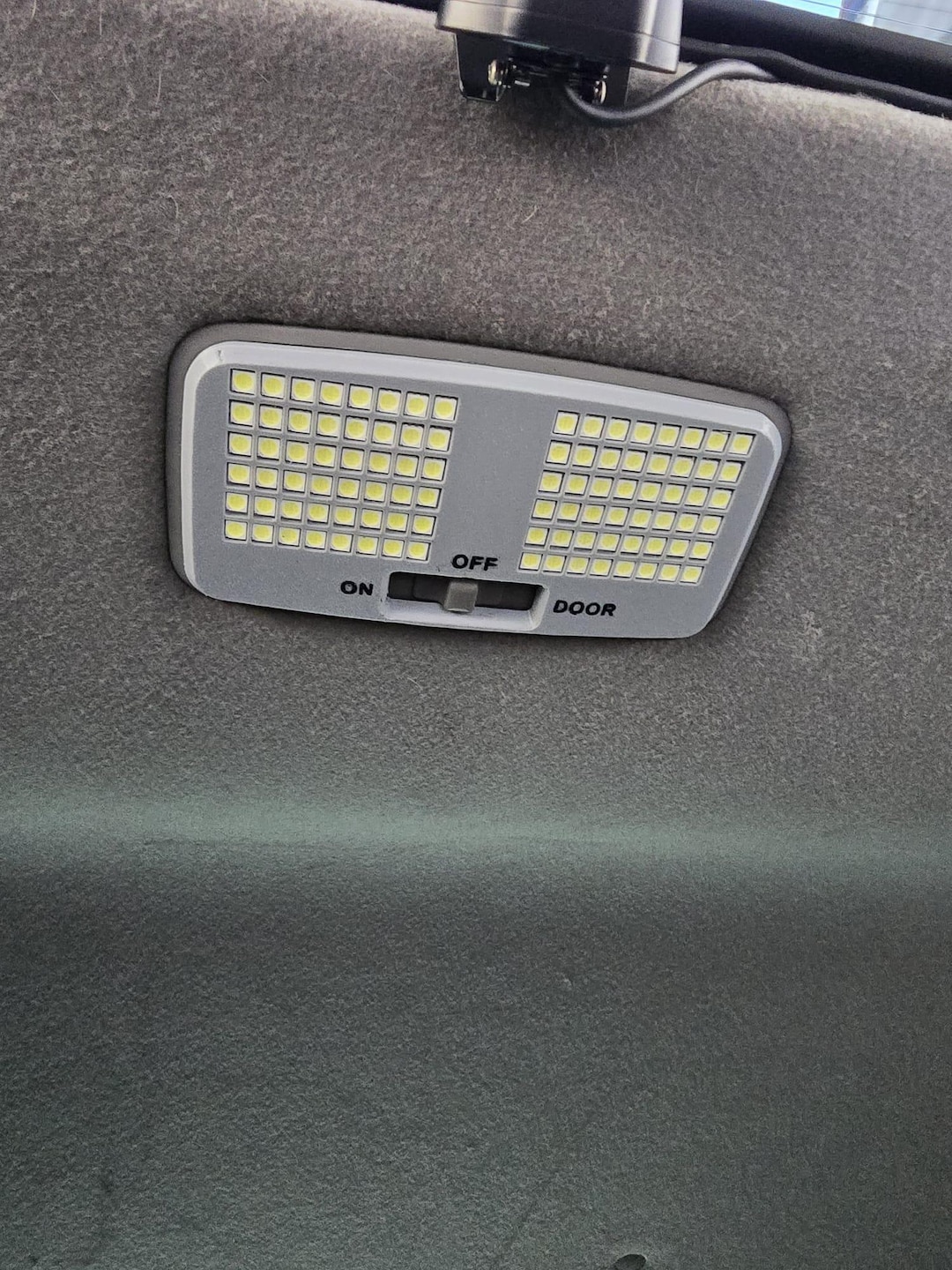 Toyota 4runner 4th Gen Internal Dome Light Replacement (2nd and 3rd Row ...