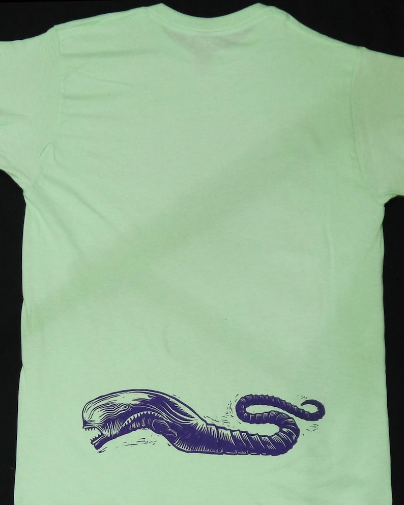 ALIEN XENOMORPH Linocut - T-shirt - Etsy