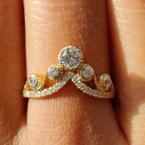 Royal Vintage Chevron Band / V Shape Chevron Wedding Ring / - Etsy