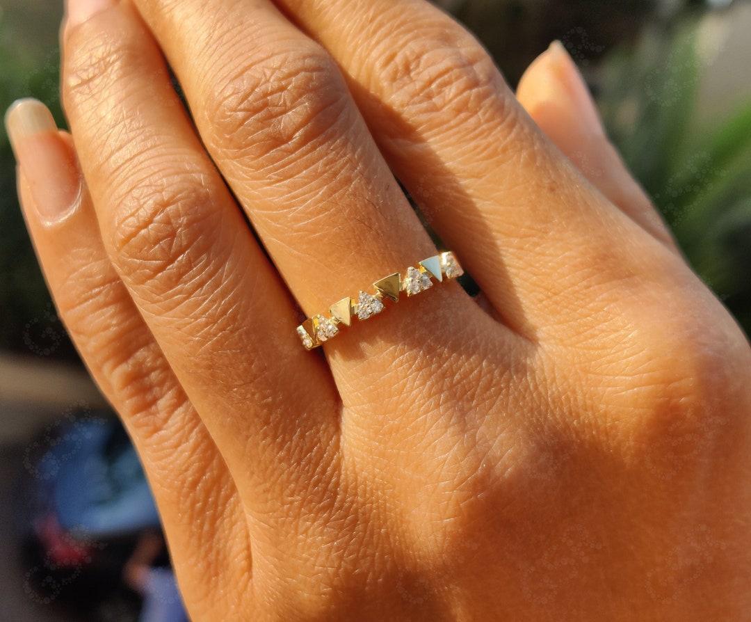 Triangle Shape Ring / 14k Solid Gold Round Colorless Moissanite Ring ...