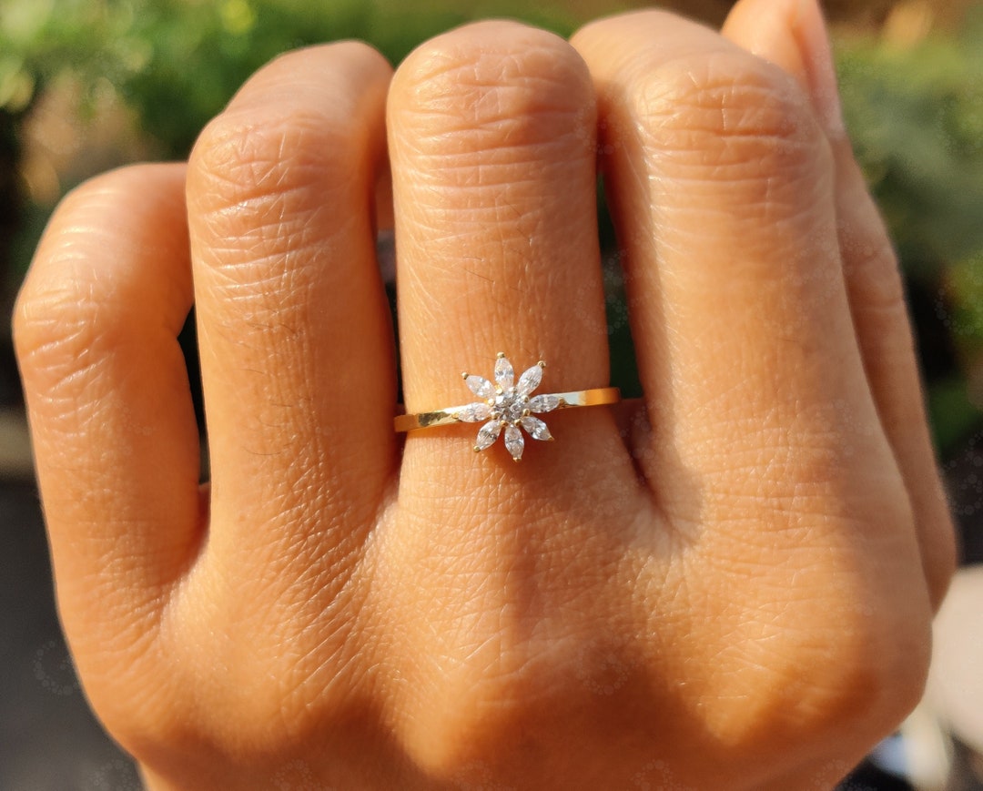 14k Gold Diamond Sunburst Ring / Starburst Floral Moissanite Stackable ...