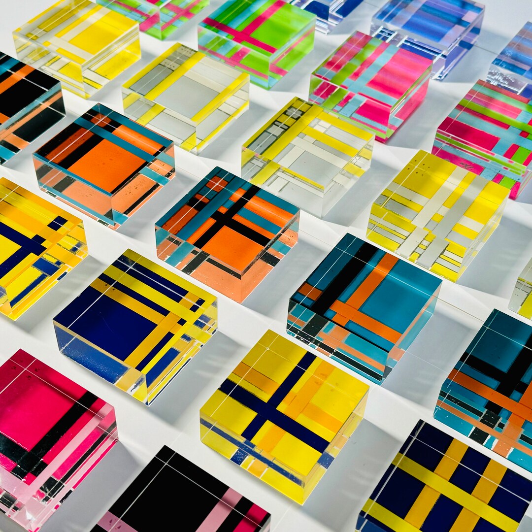 Packs of 30 Plexiglass Blocks With Plaid Pattern Vinyl Art on Acrylic ...