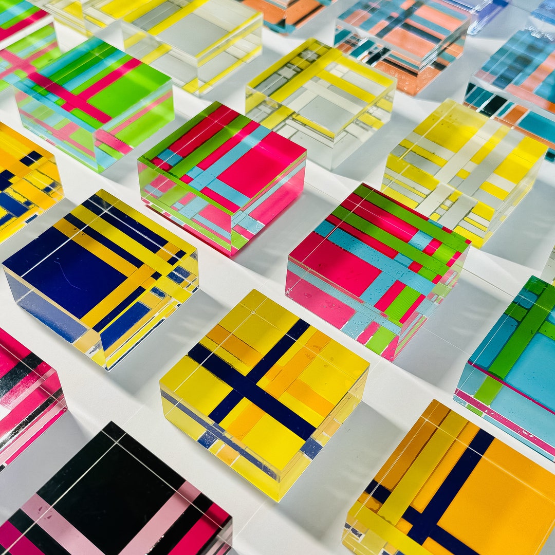 Packs of 30 Plexiglass Blocks With Plaid Pattern Vinyl Art on Acrylic ...