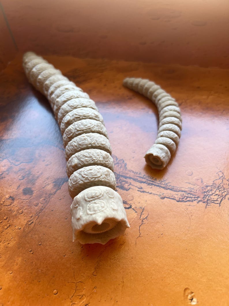Flexible Dune Sandworm Toy – 3D Printed Articulated Sci-fi Creature ...