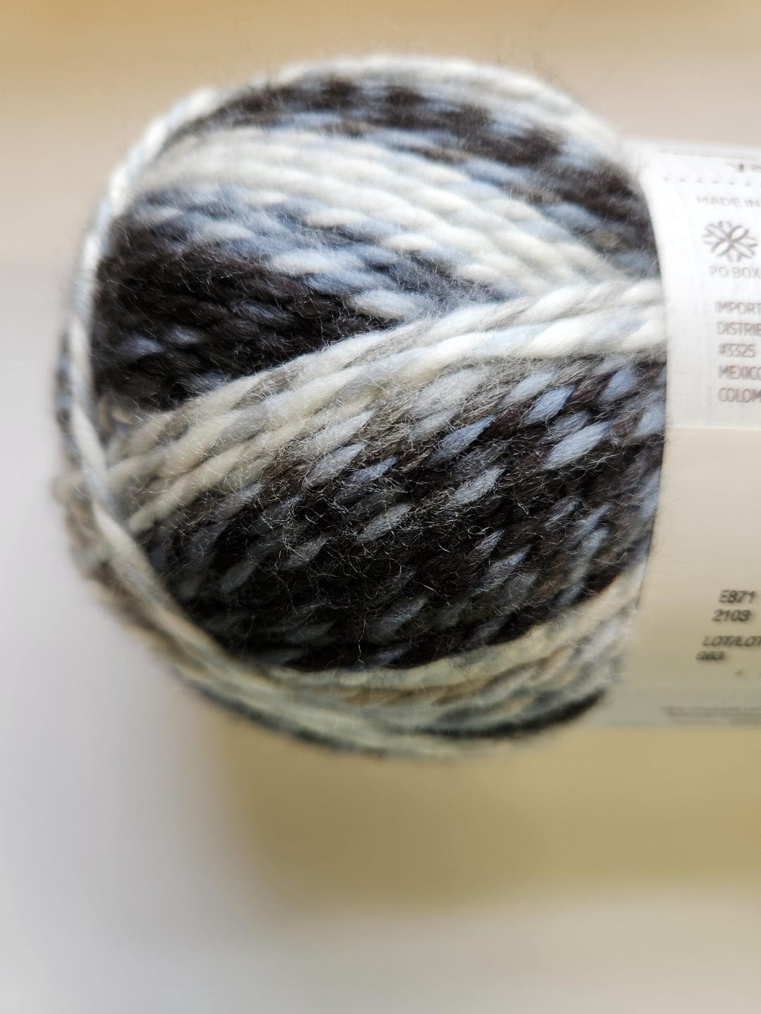 Variegated Acrylic Bulky Yarn: Gray, White, Black - Red Heart Gemstone ...