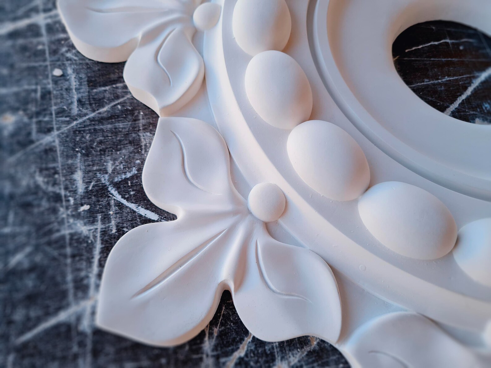 17in Ceiling Medallion Flower and Leaves Curved Pattern for Light ...