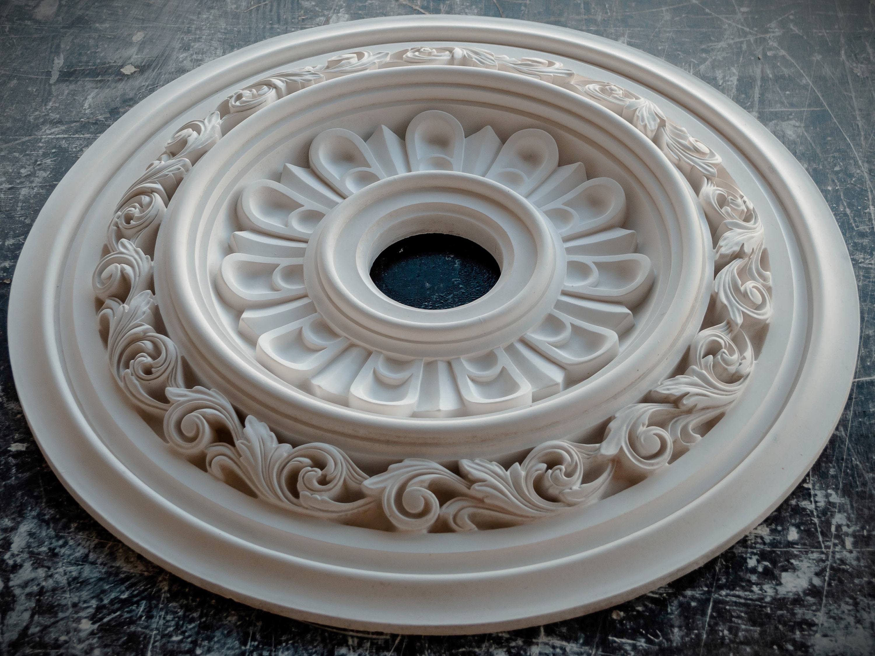 14" Modern Ceiling Medallion With Intricate Design for Chandeliers ...
