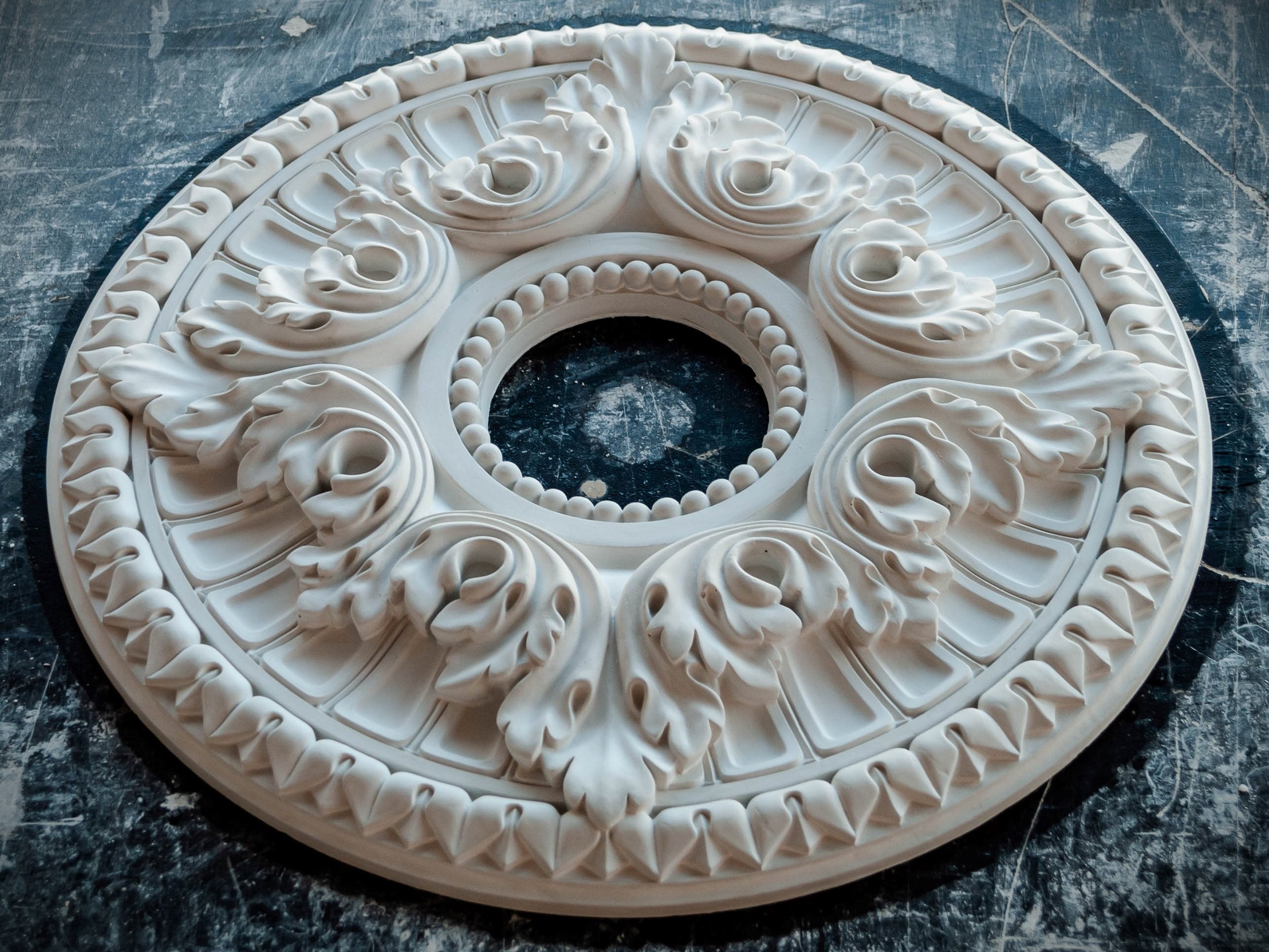 Installing Ceiling Medallions