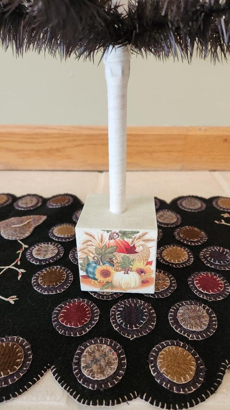 24" Feather Tree - Black Stiff Feathers - 4 Rows - Wood Decoupaged Base ...