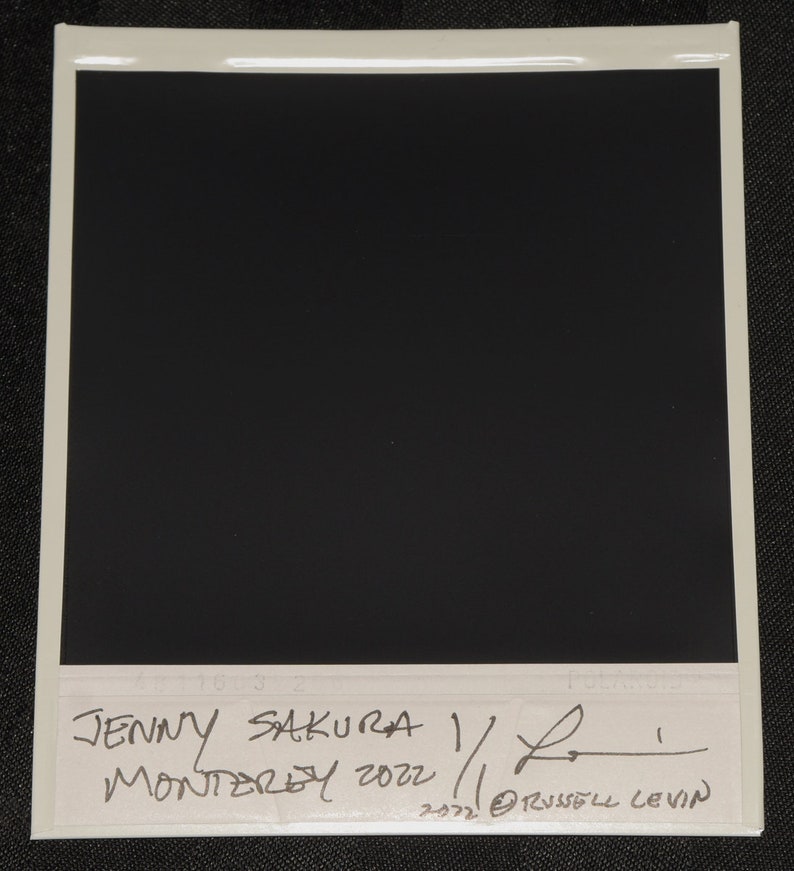 Modelo asiático 1 de 1 Polaroid de Jenny Sakura, Monterey, Ca, 2022 por ...