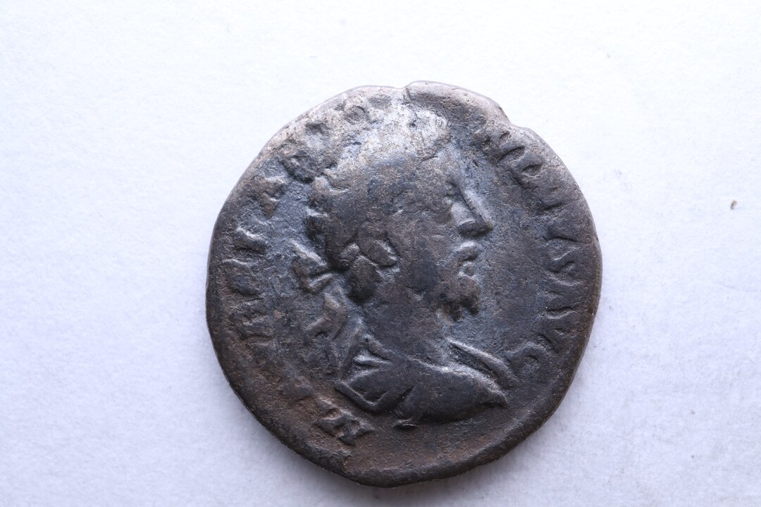 Emperor Commodus 177-192AD Silver Coin Denarius|authentic Roman Coin ...