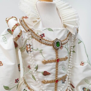 Elizabethan Tudor Neck Ruff in Pure Cotton With Lace Edging - Etsy