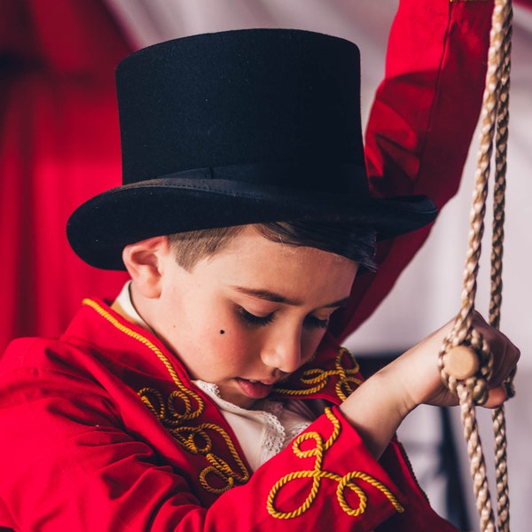 Ringmaster - Etsy