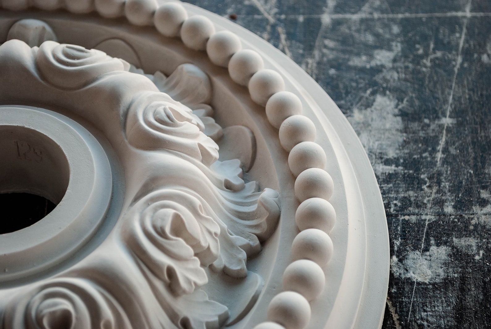 Vintage Plaster Ceiling Rosette: 3D Wall Art, Light Fixture Decor (31cm ...
