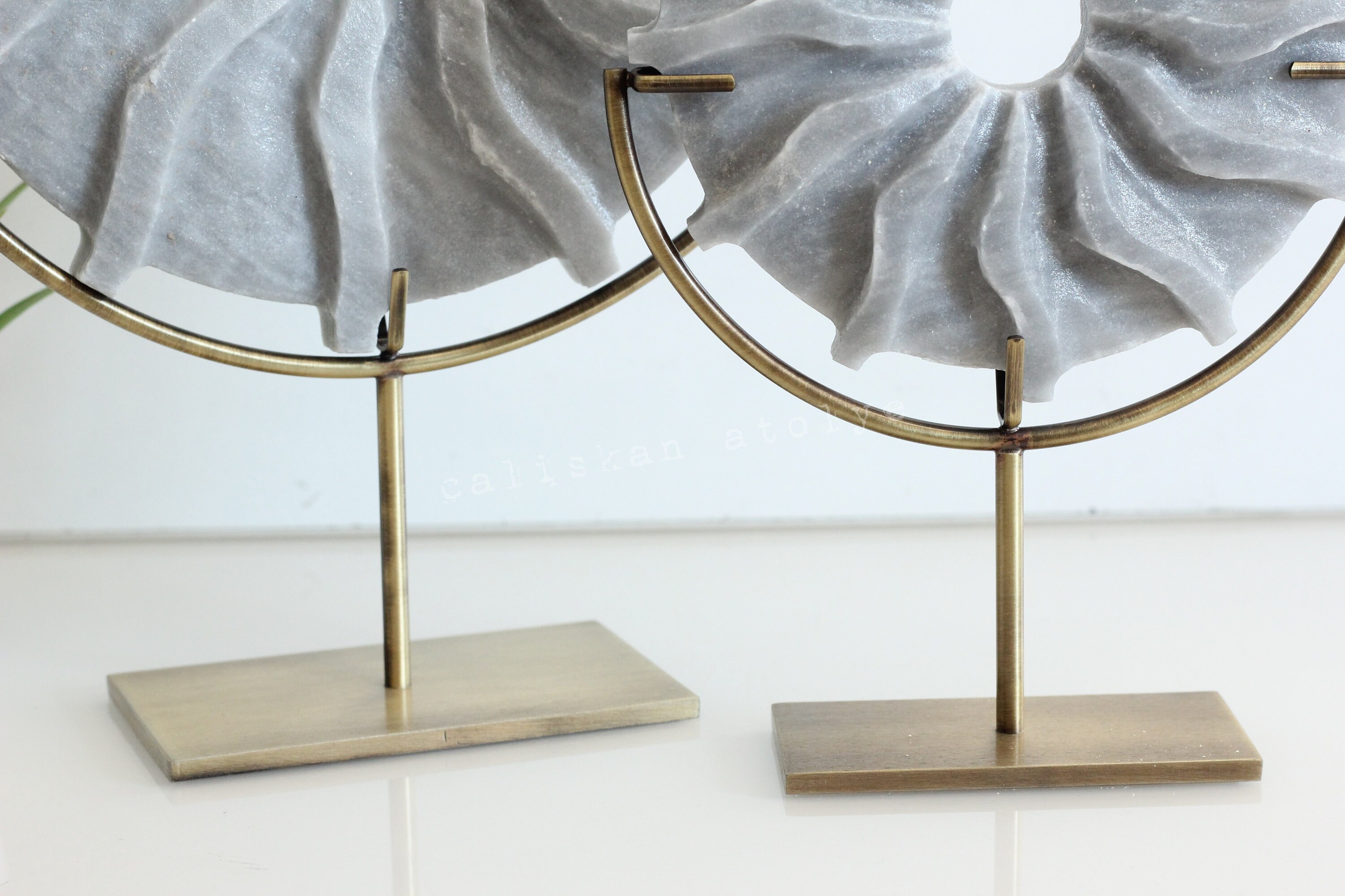 Marble Disc With Antique Metal Stand, Raw Living Room Center Piece ...